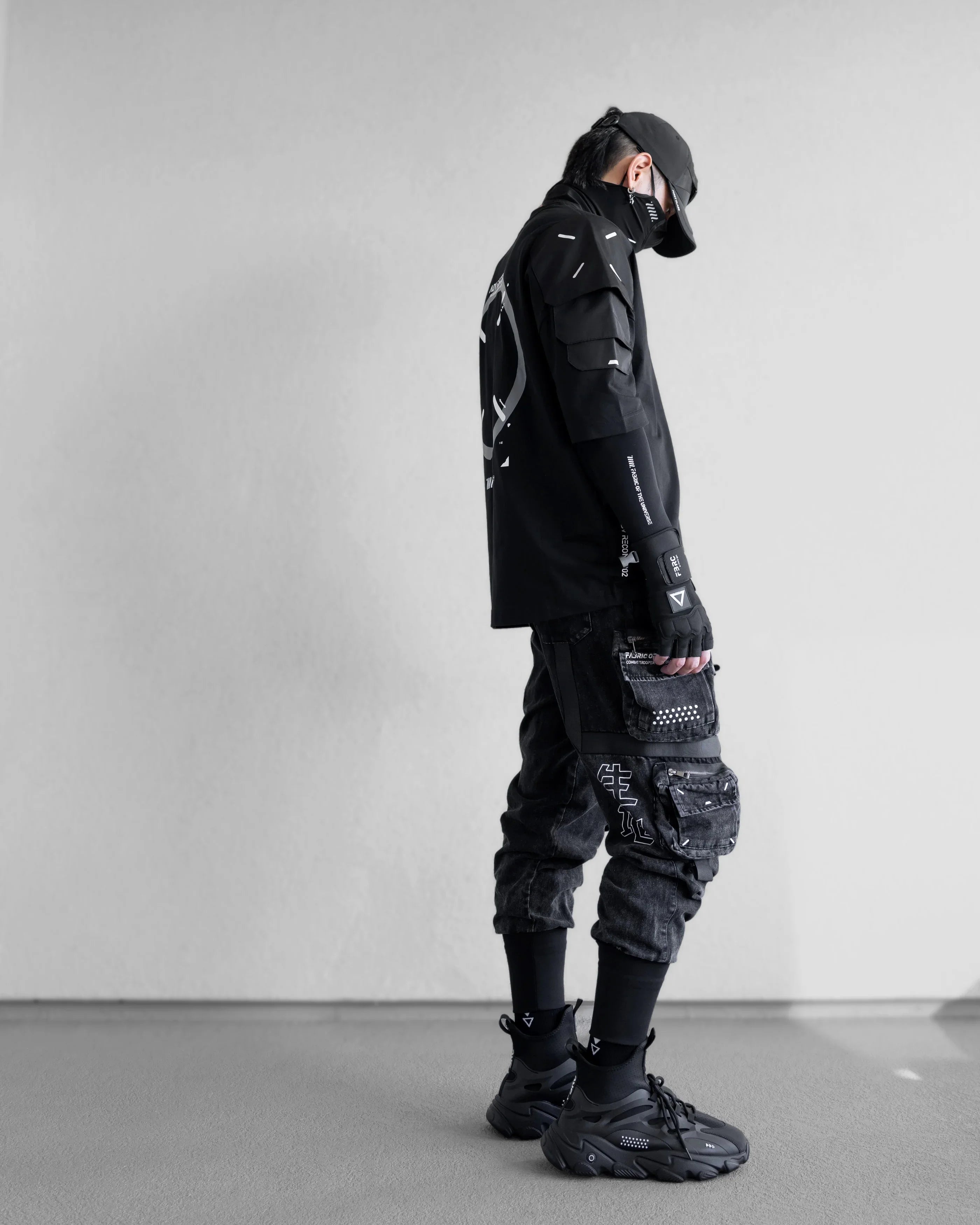 Advanced Recon Black Oversized SST - Fabric of the Universe